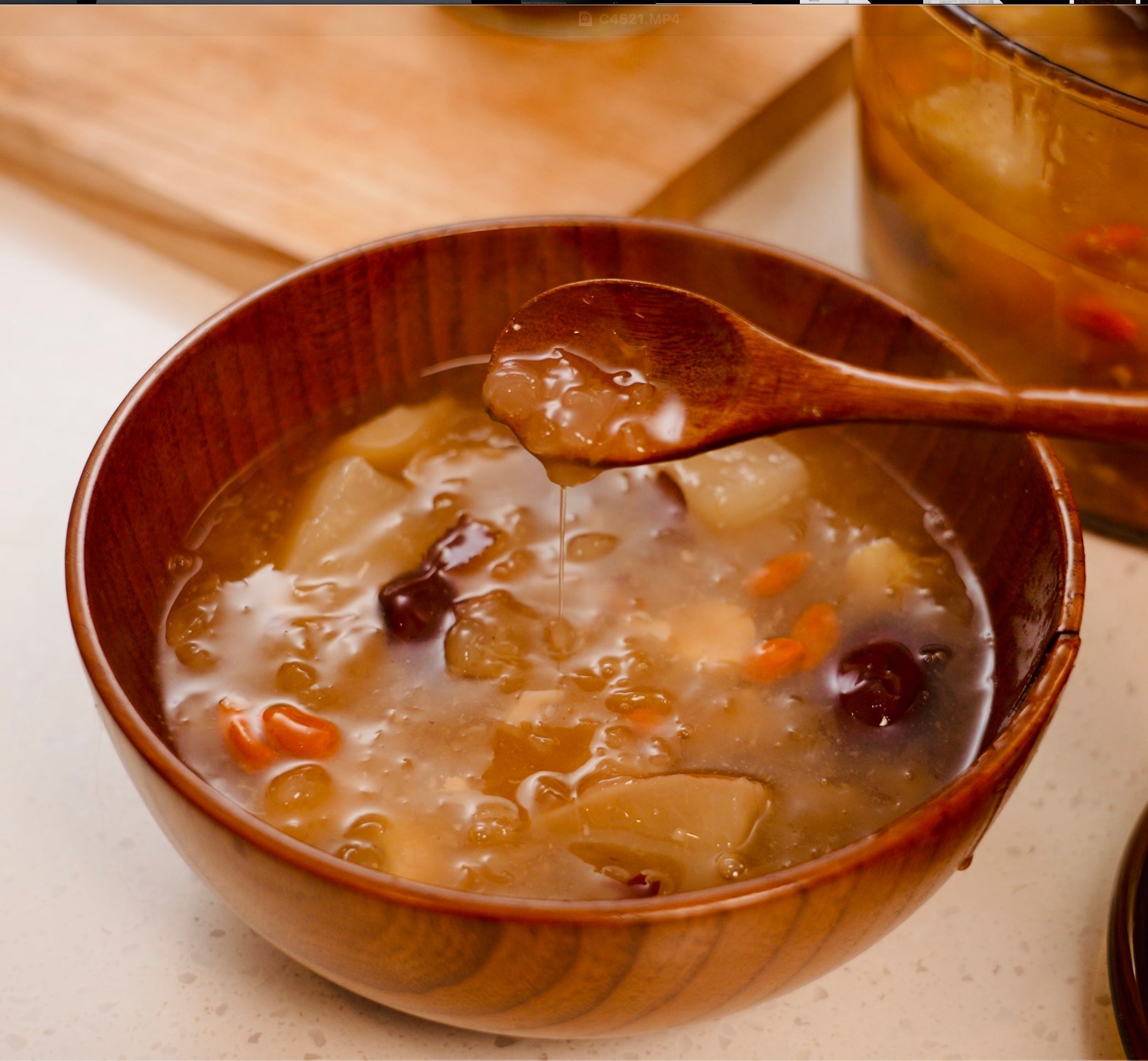 Silver Ear Mushroom Soup with Asian Pear 银耳雪梨羹 – CookingBomb