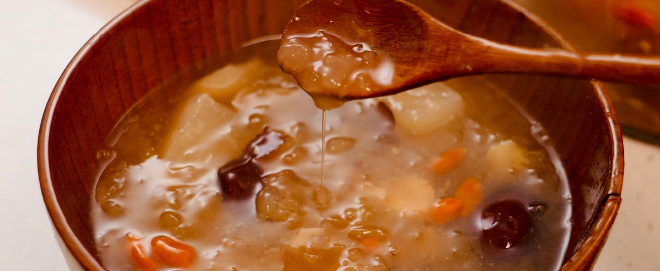 Silver Ear Mushroom Soup with Asian Pear 银耳雪梨羹 – CookingBomb