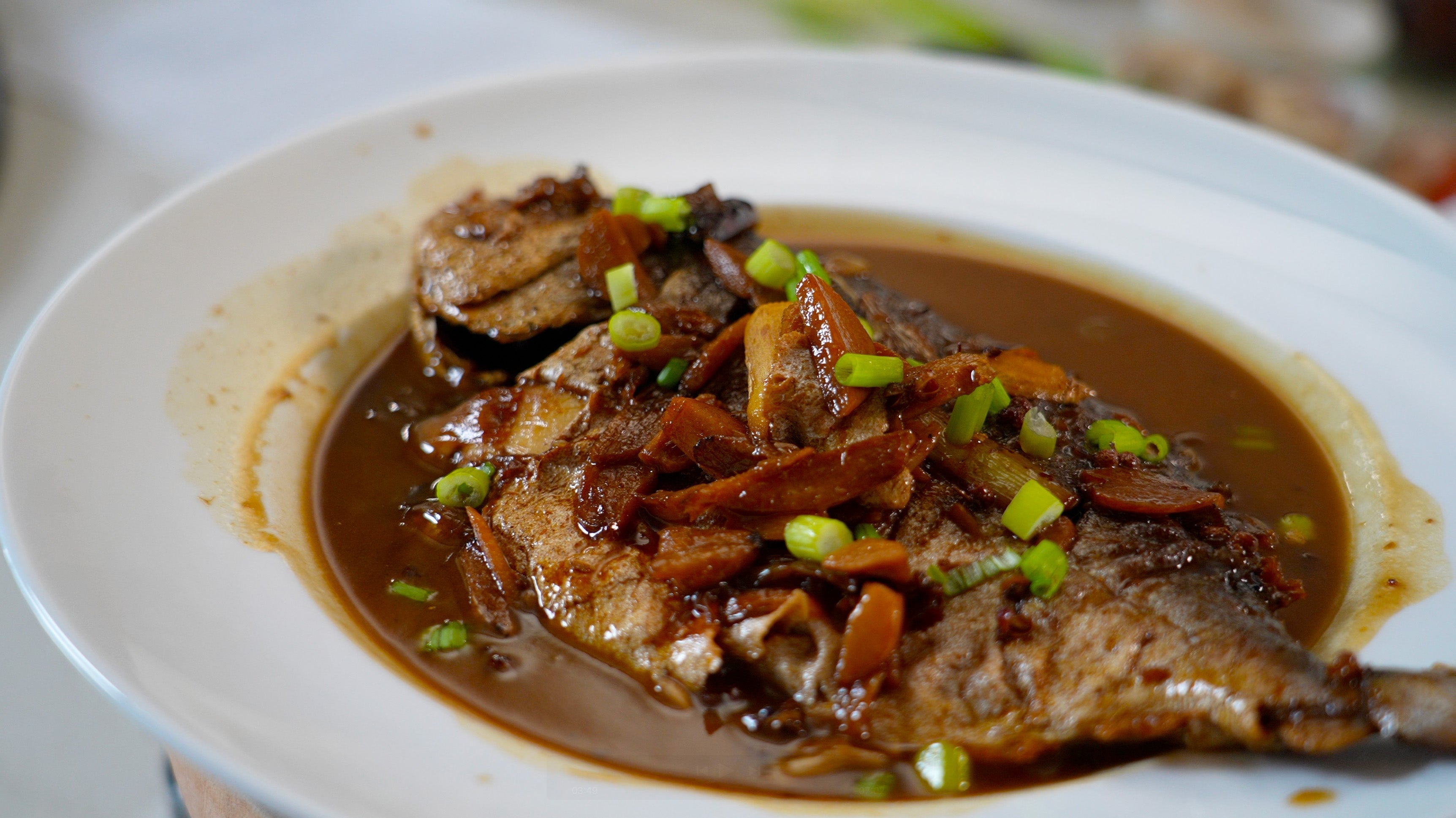 Red-Braised Pompano 红烧鲳鱼 – CookingBomb